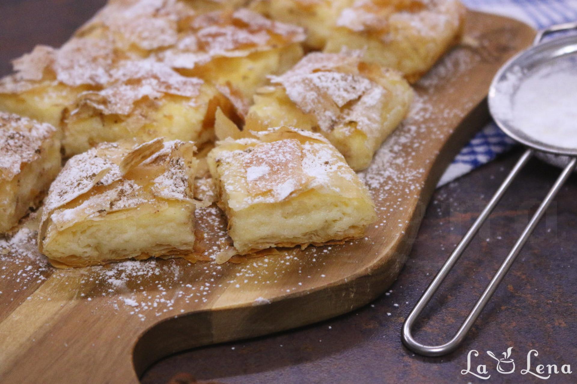 Bougatsa, sau Prăjitură grecească cu lapte și griș - LaLena.ro