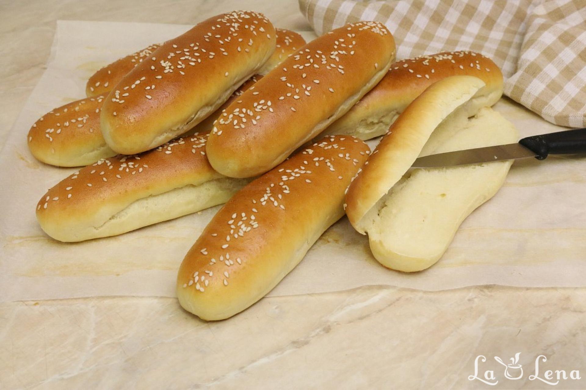 Chifle pentru hotdog - pas cu pas și POZE - LaLena.ro