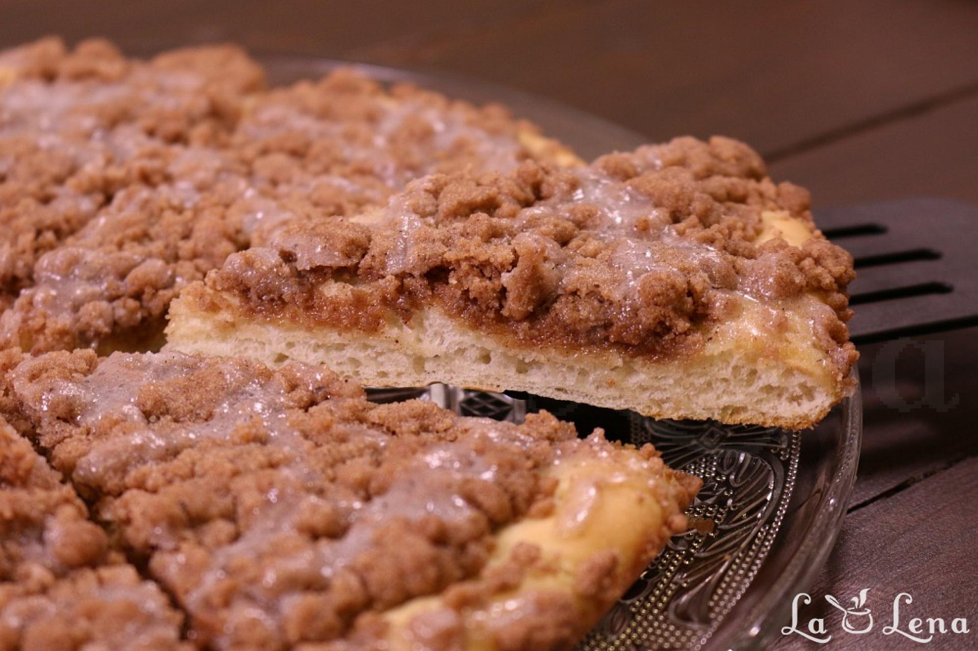 Cinnamon Crumb Desert Pizza - LaLena.ro