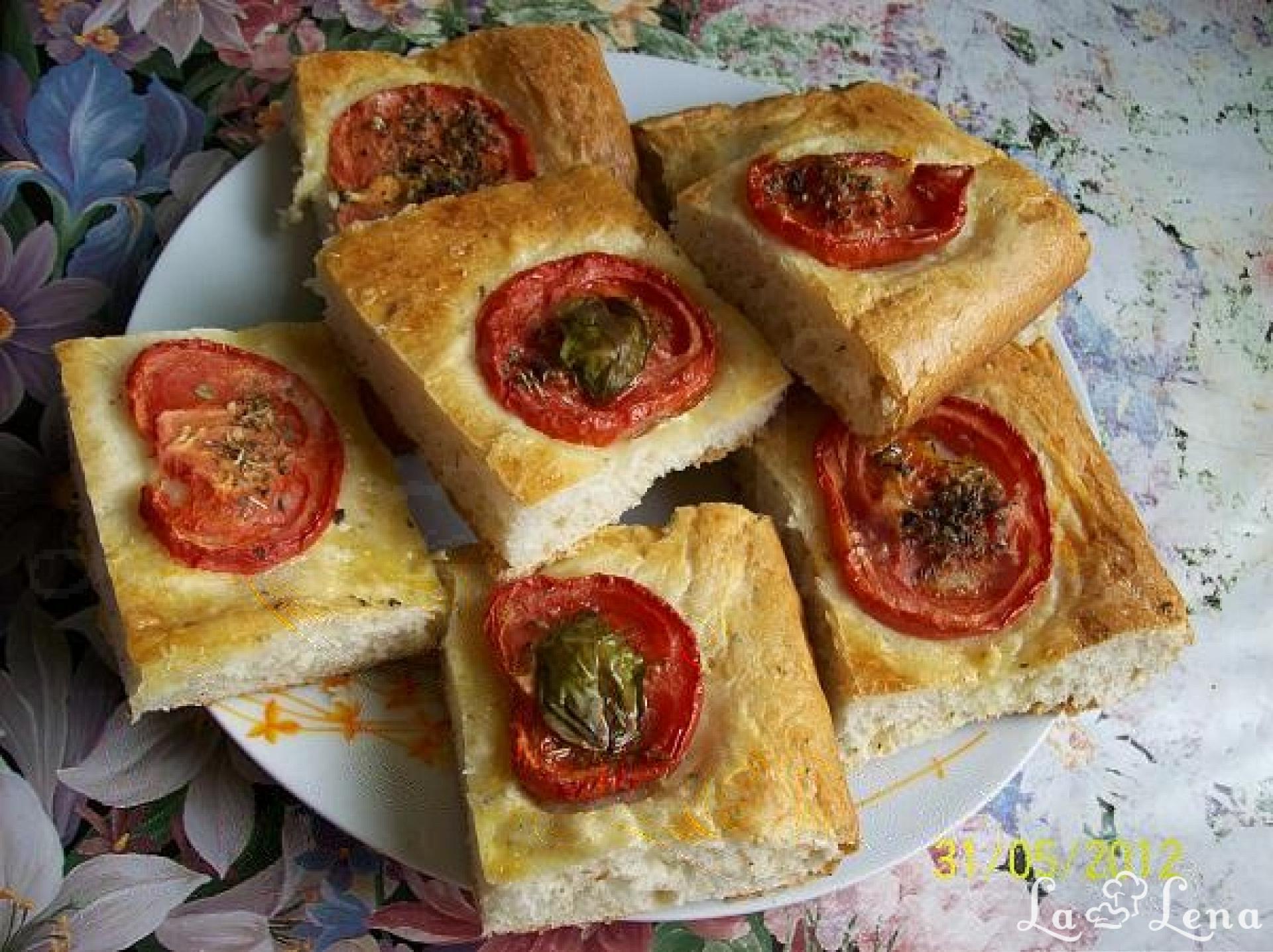 Pâine cu roșii și busuioc - Rețetele utilizatorilor LaLena.ro