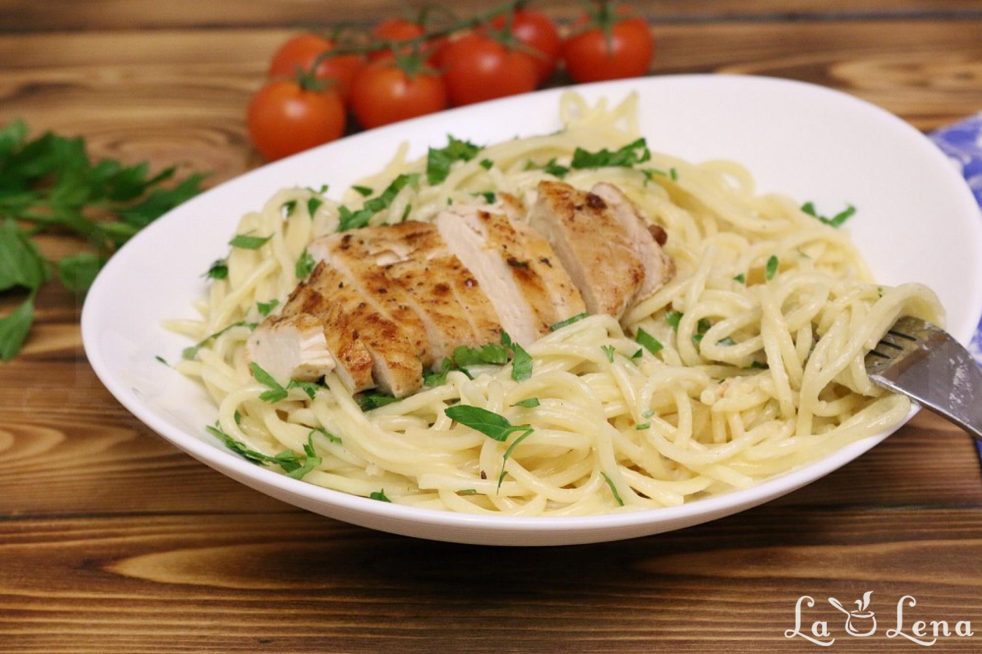 Paste Alfredo cu Pui - simple și cu POZE pe PAȘI - LaLena.ro