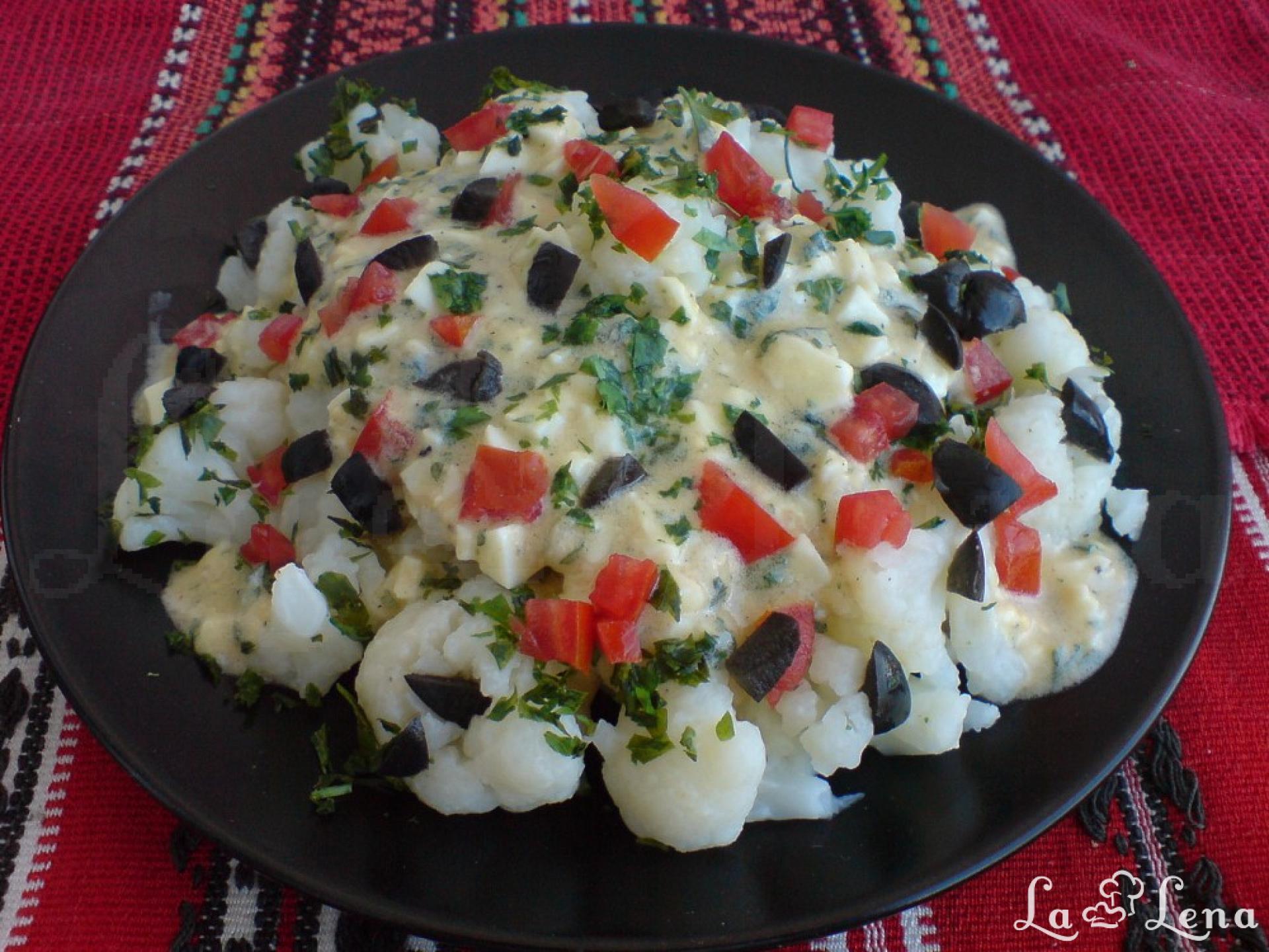 Salată de conopidă cu sos - Rețetele utilizatorilor LaLena.ro