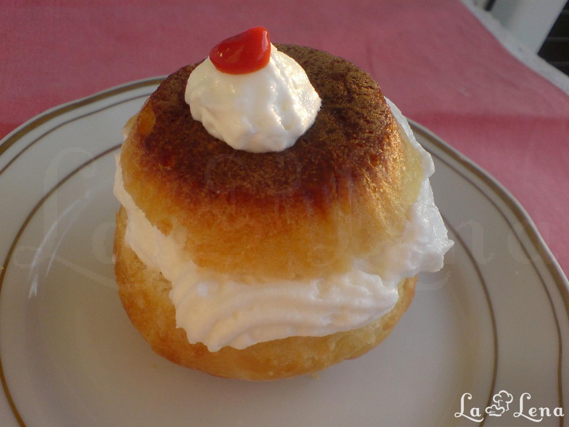 Savarine - Rețetele utilizatorilor LaLena.ro