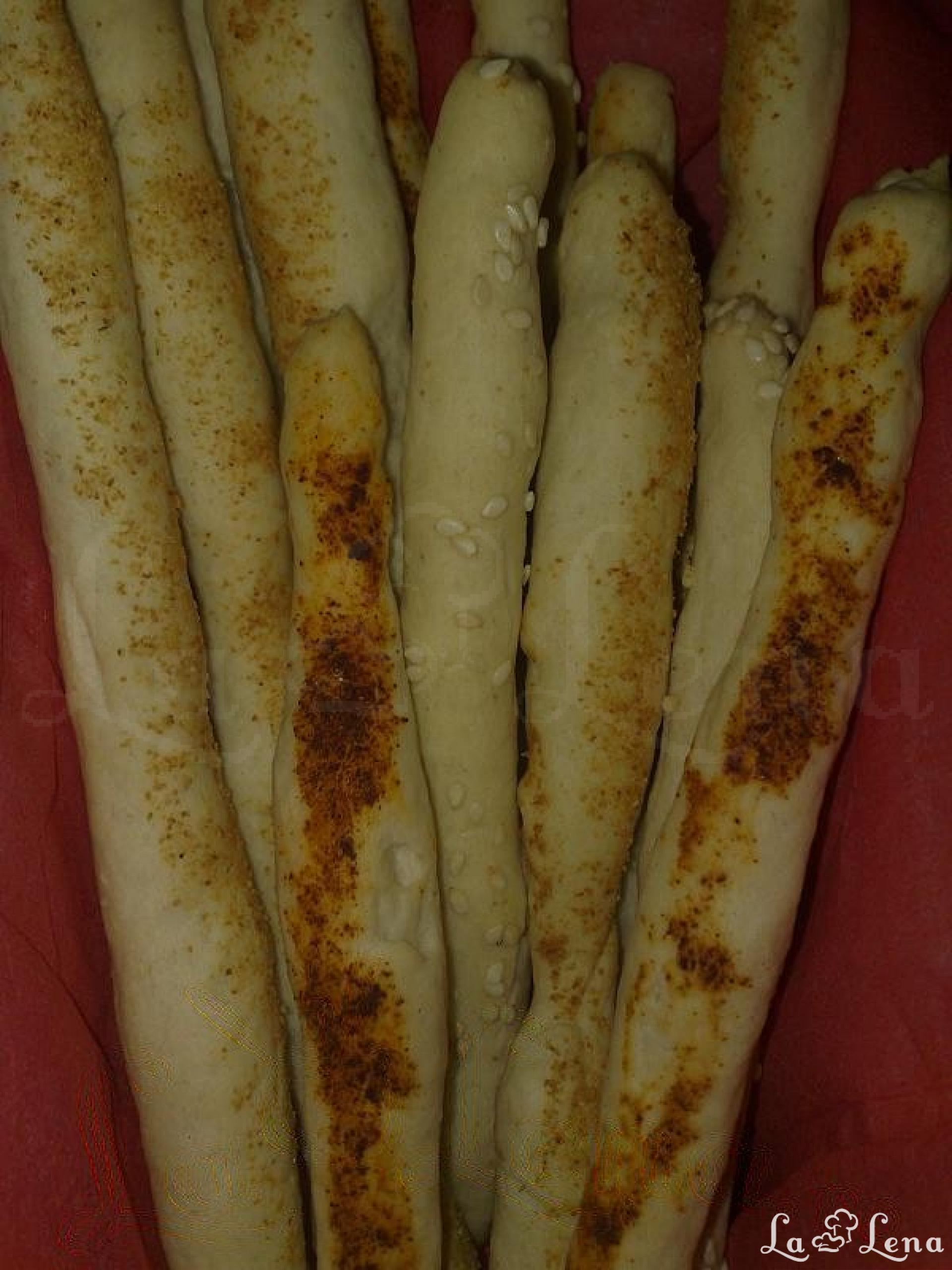 Grisine crocante cu griș. - Rețetele utilizatorilor LaLena.ro