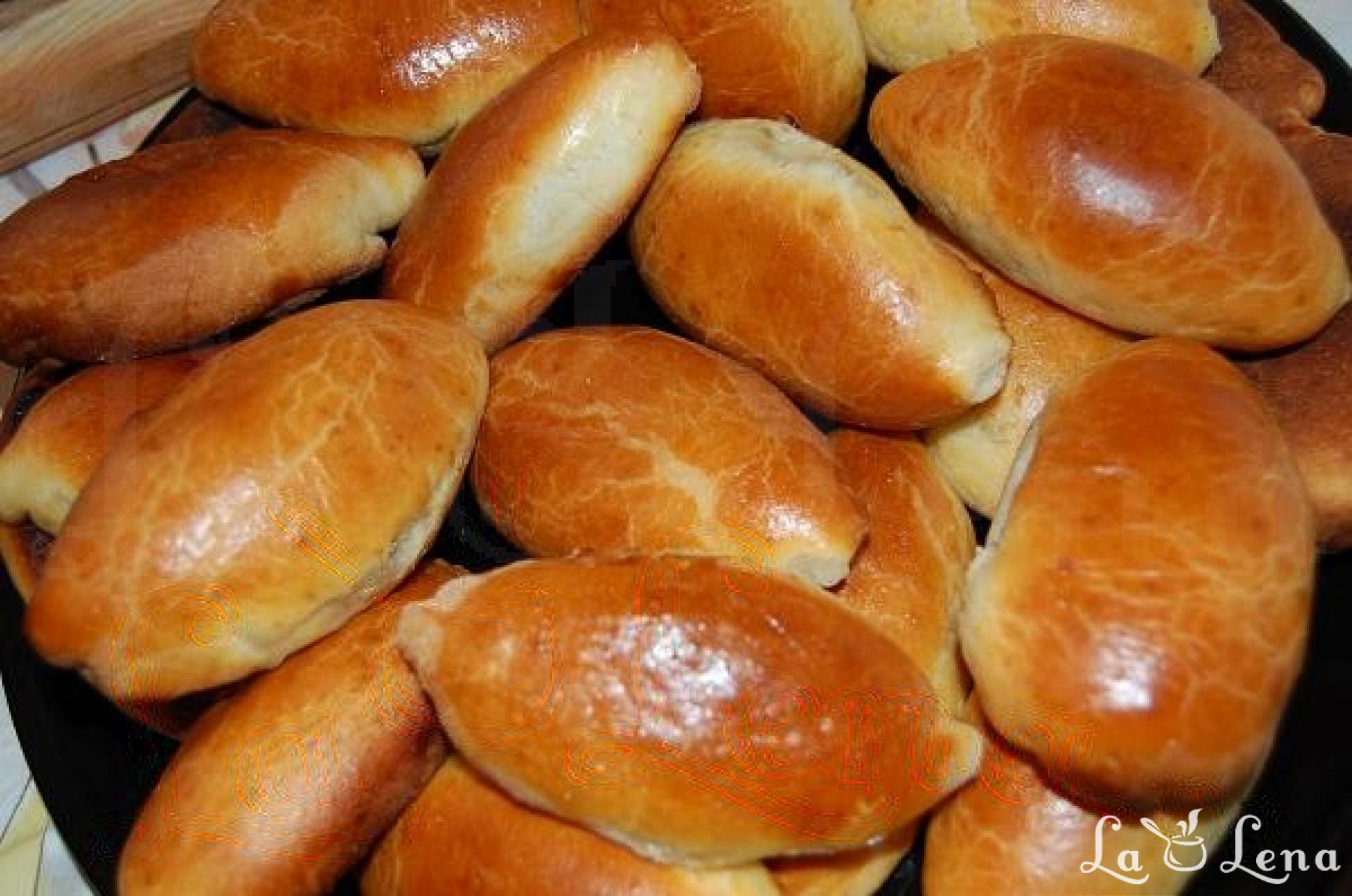 Pirojki cu mere - LaLena.ro