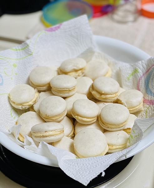 Reteta de Macarons cu cea mai mare reusita - pas cu pas! - LaLena.ro